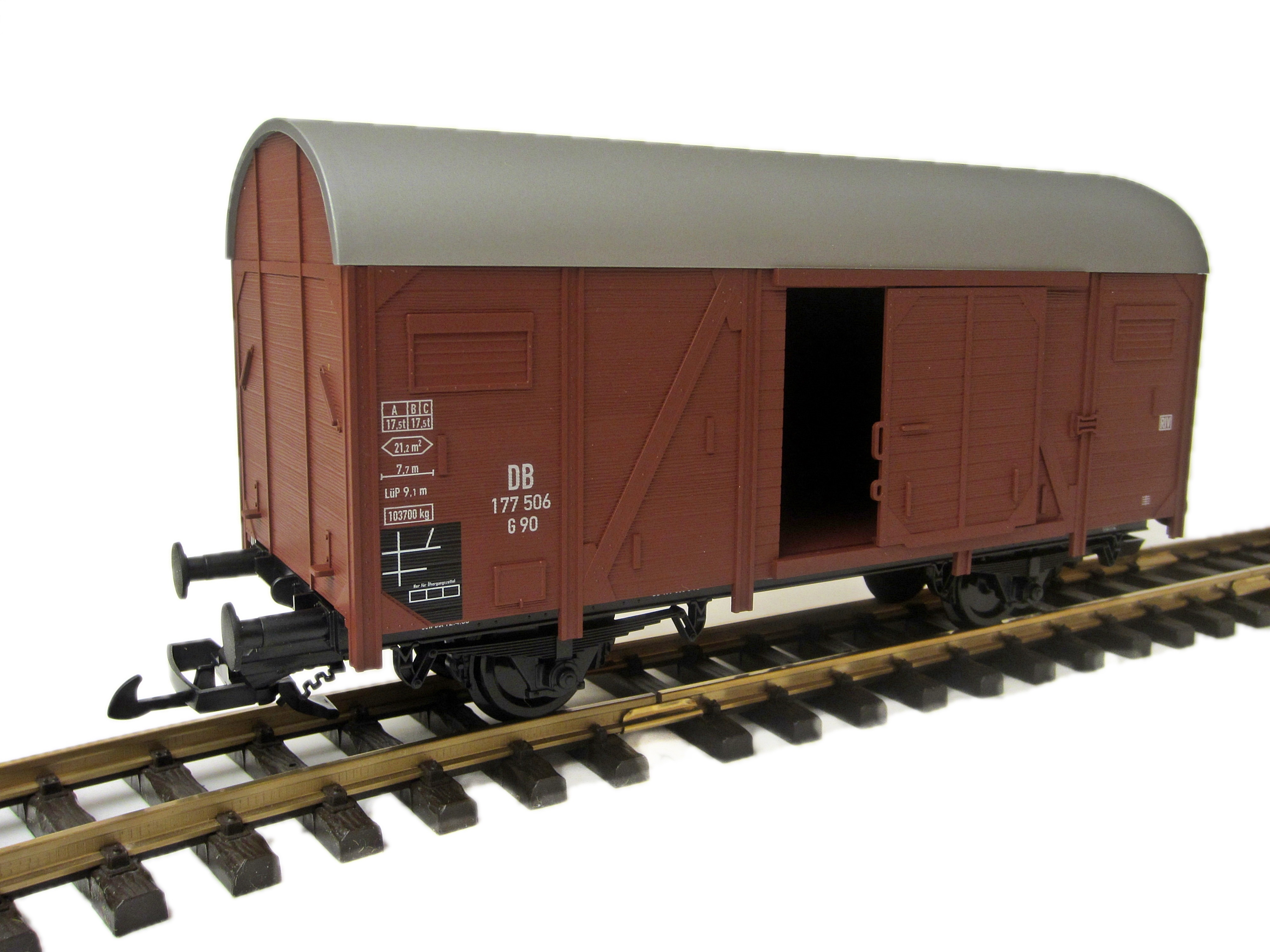 Piko gedeckter Güterwagen Spur G, umgebaut durch Zenner auf Spur 2 ...